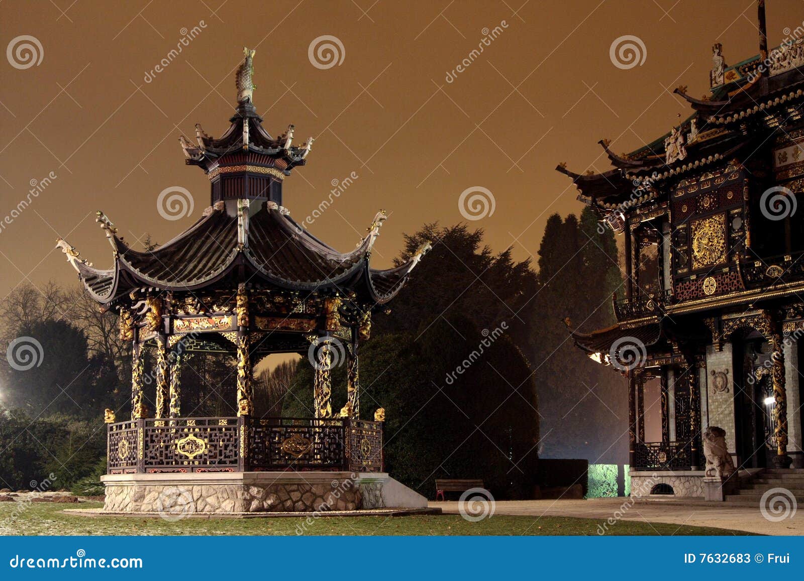 Chinese Pavilion Of Tang Dynasty Style In The Hong Kong Stock ...