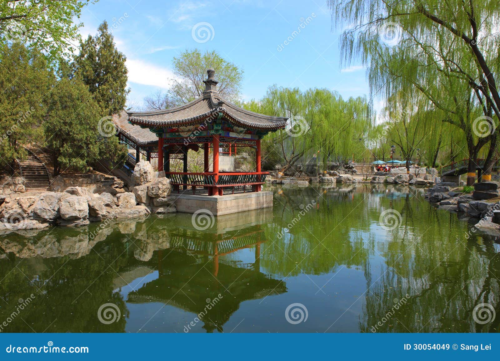 Chinese Pavilion at Beijing Stock Image - Image of architecture, color ...