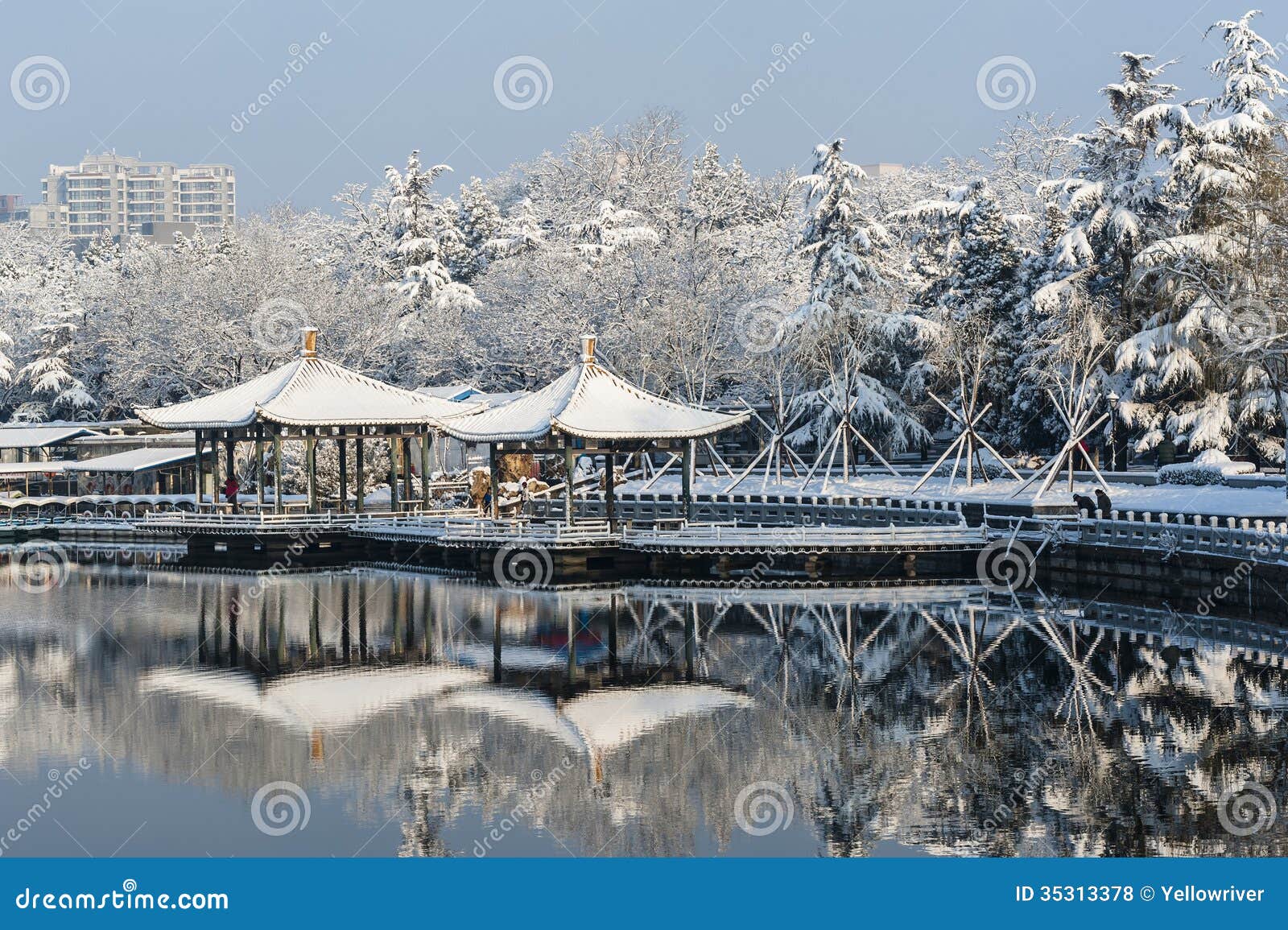 Chinese pavilion in winter stock photo. Image of beautiful - 35313378