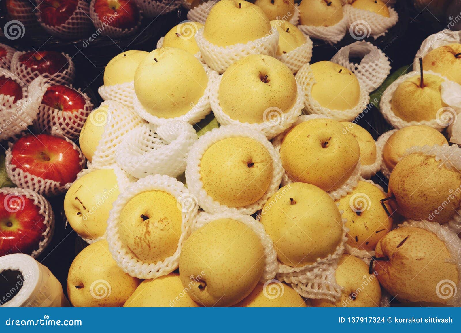 Chinese Pear in Fresh Market Stock Photo - Image of fresh, color: 137917324