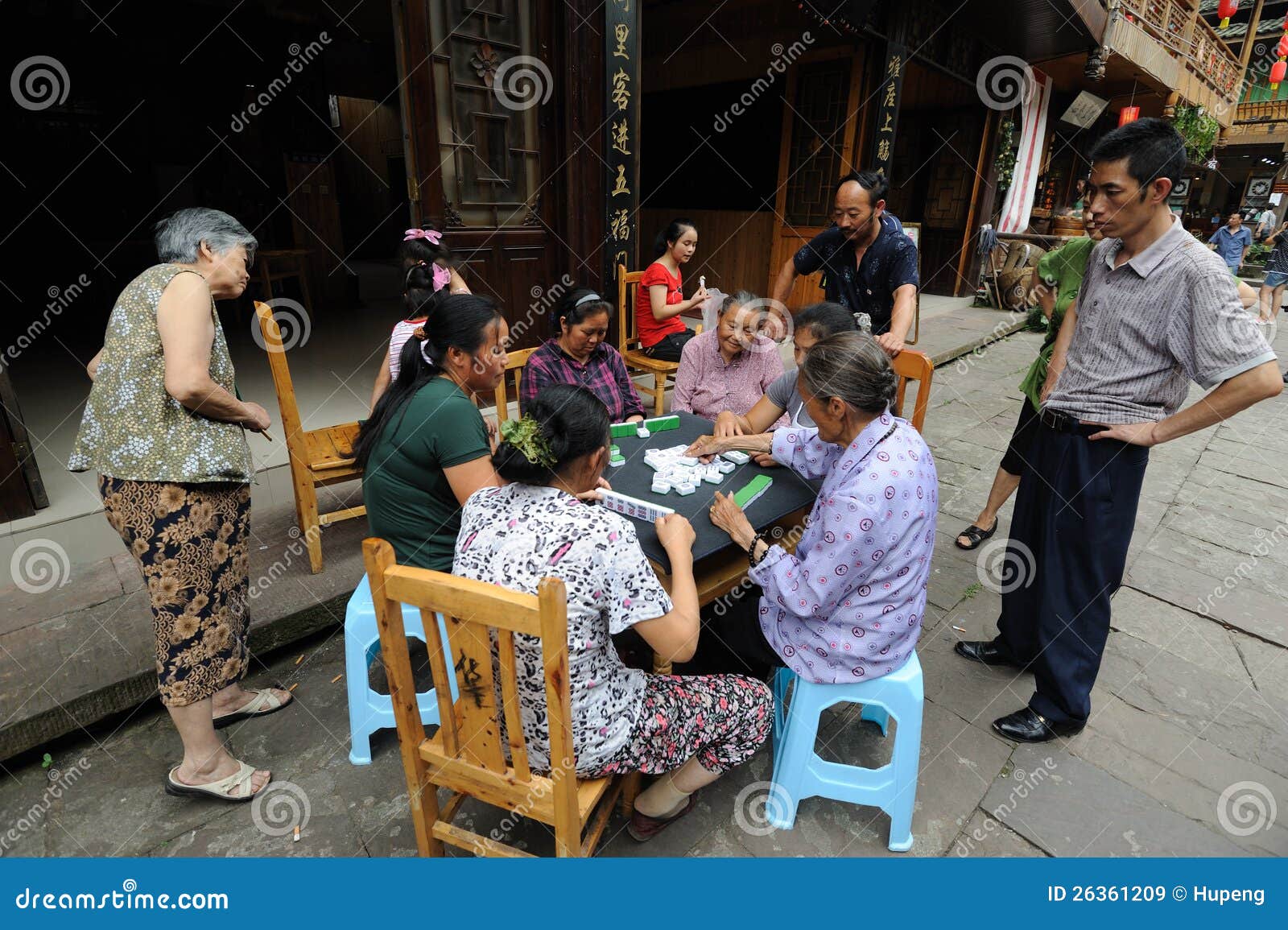 Chinese People Are Playing Mahjong Editorial Stock Image - Image of ...