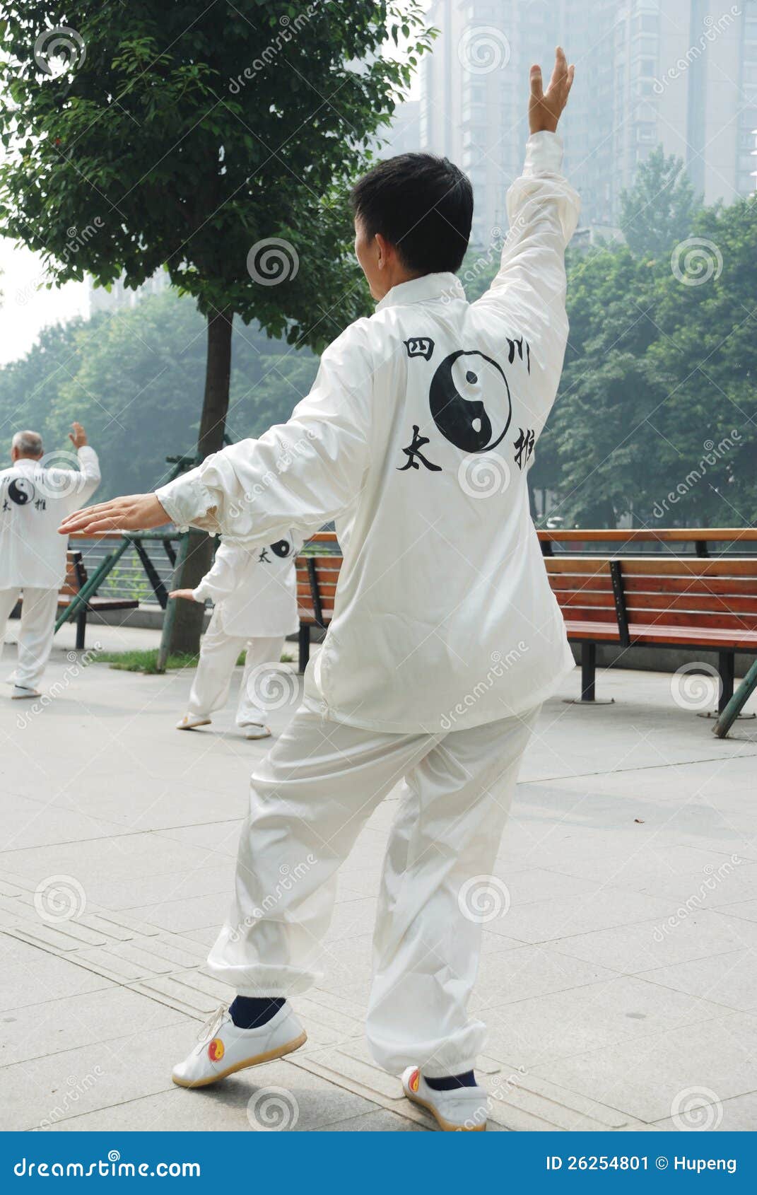 Chinese People are Playing Taiji Editorial Photo - Image of forces ...