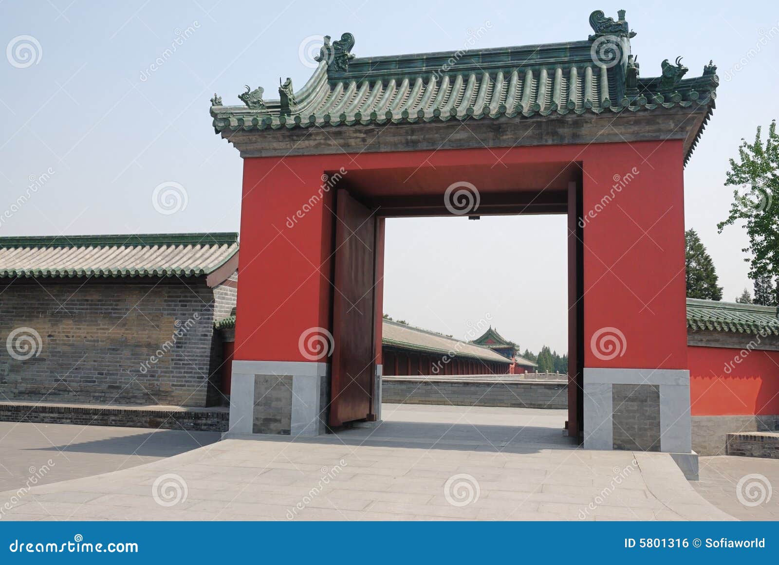 Chinese poort stock foto. Image of etniciteit, kloppers - 5801316