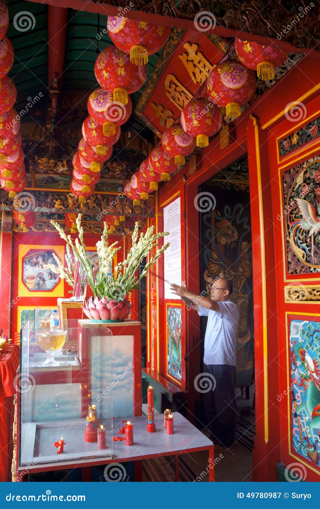 Chinese pray editorial photography. Image of temple, chinese - 49780987