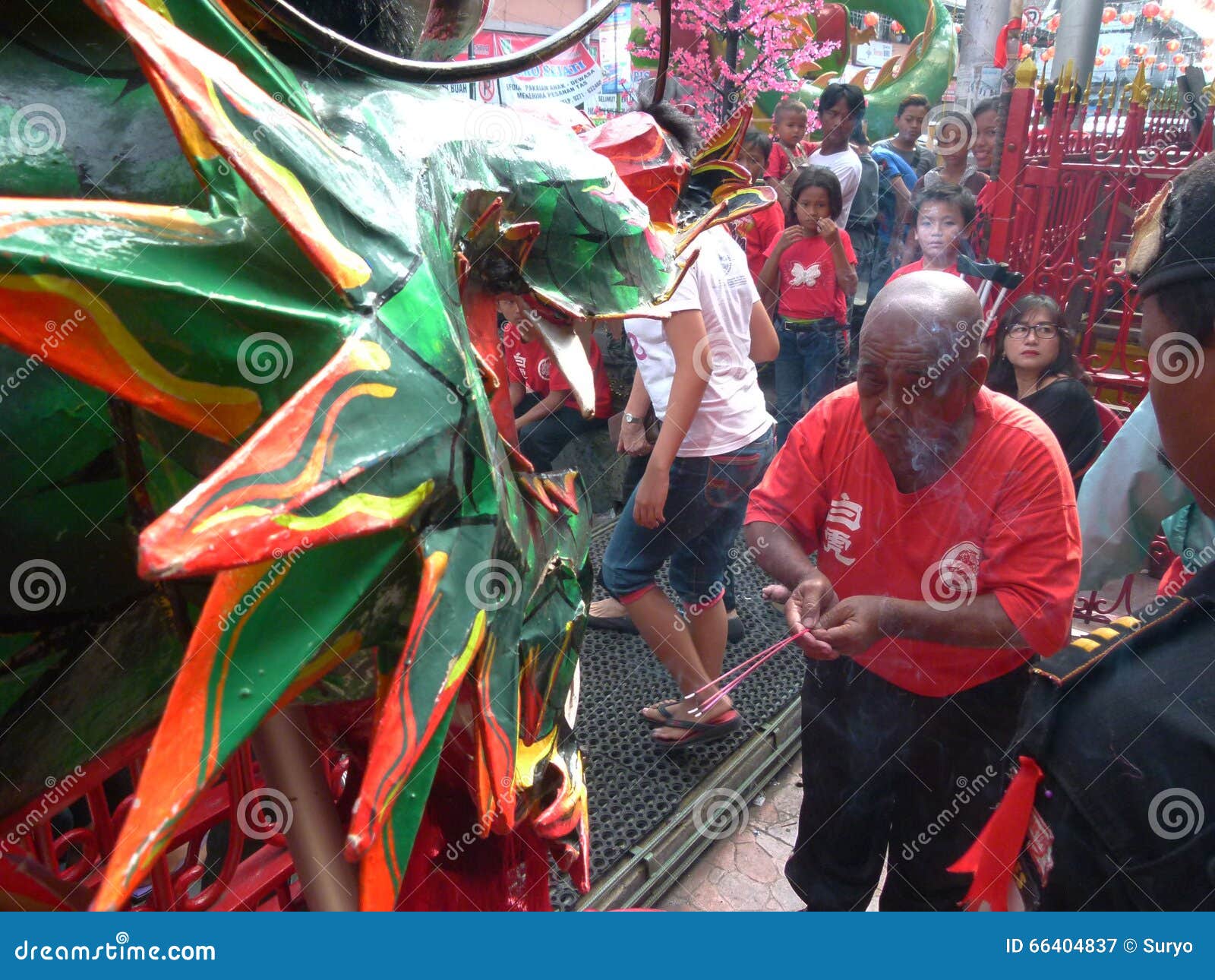 Chinese pray editorial photography. Image of city, pray - 66404837