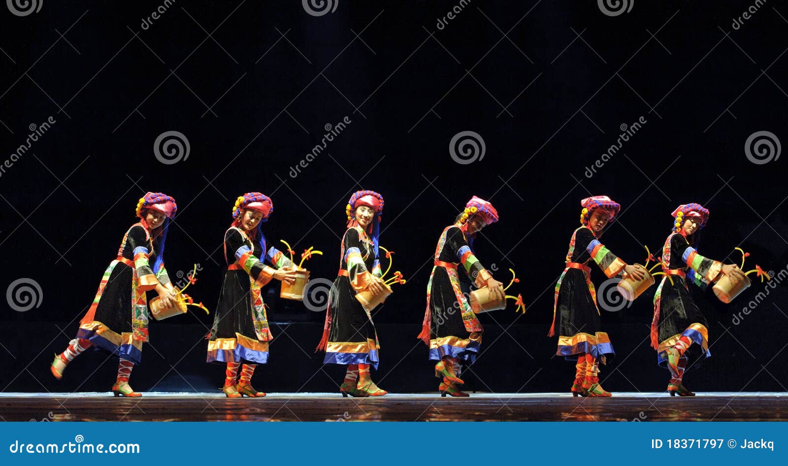 Chinese Qiang ethnic dance editorial photography. Image of girl - 18371797