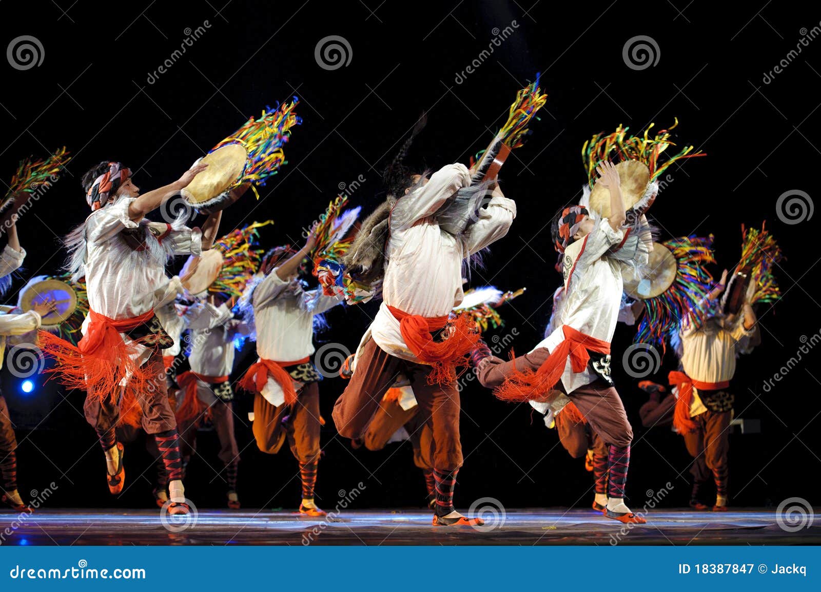 Chinese Qiang ethnic dance editorial photography. Image of dance - 18387847