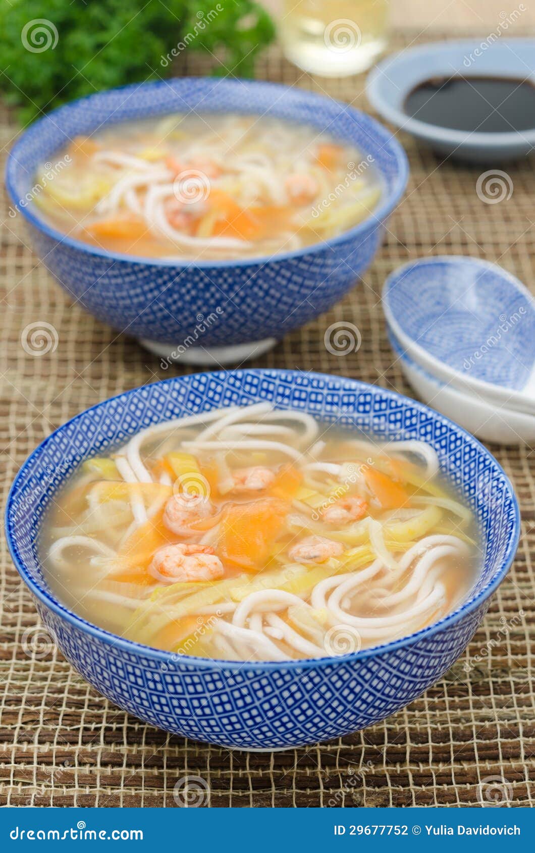 Chinese Soep Met Noedels En Groenten Stock Foto - Image of diner ...