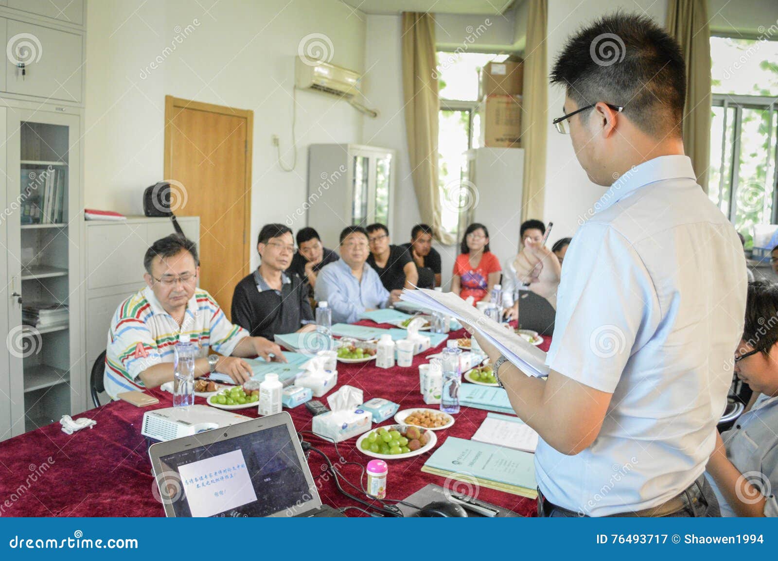Chinese Student during the Presentation Editorial Photography - Image ...