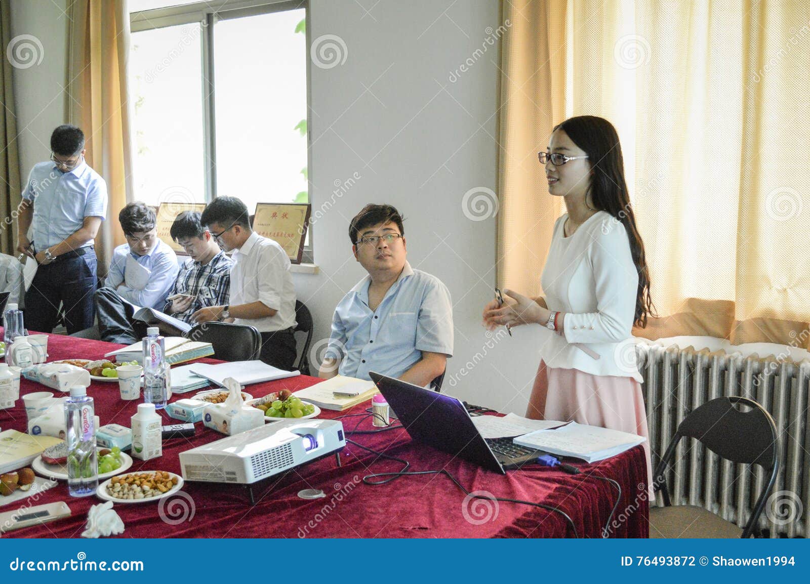 Chinese Student Tijdens Presentatie 2 Redactionele Fotografie - Image ...