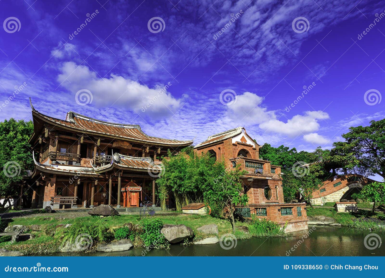 Chinese Style House in Garden Editorial Image - Image of landscaping ...