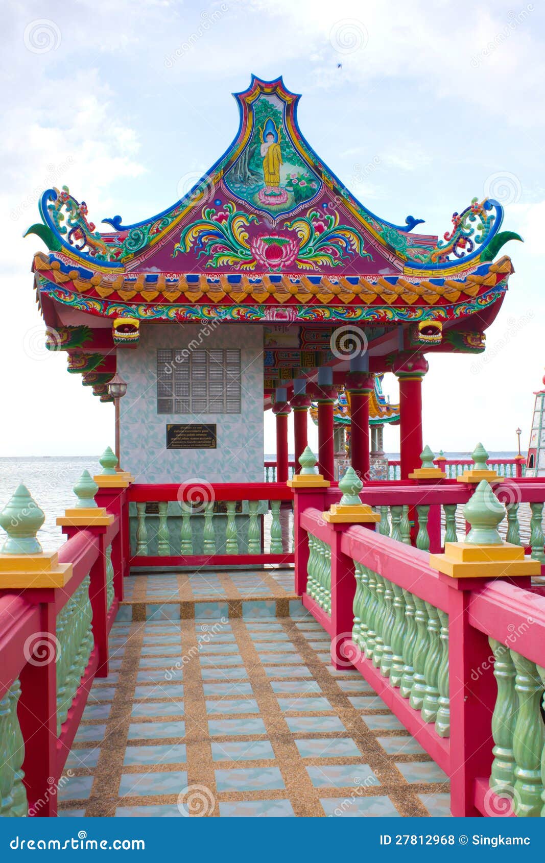 Chinese Style Pavilion on the Seaside Stock Photo - Image of golden ...