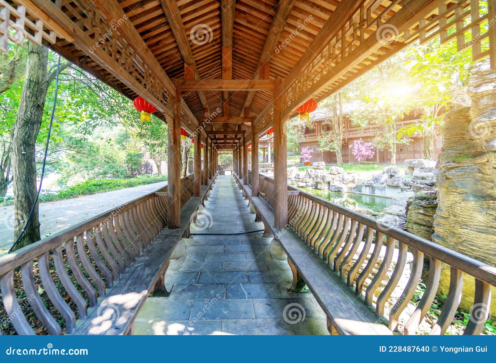 Chinese Traditional Wood Structure Building Stock Photo - Image of ...
