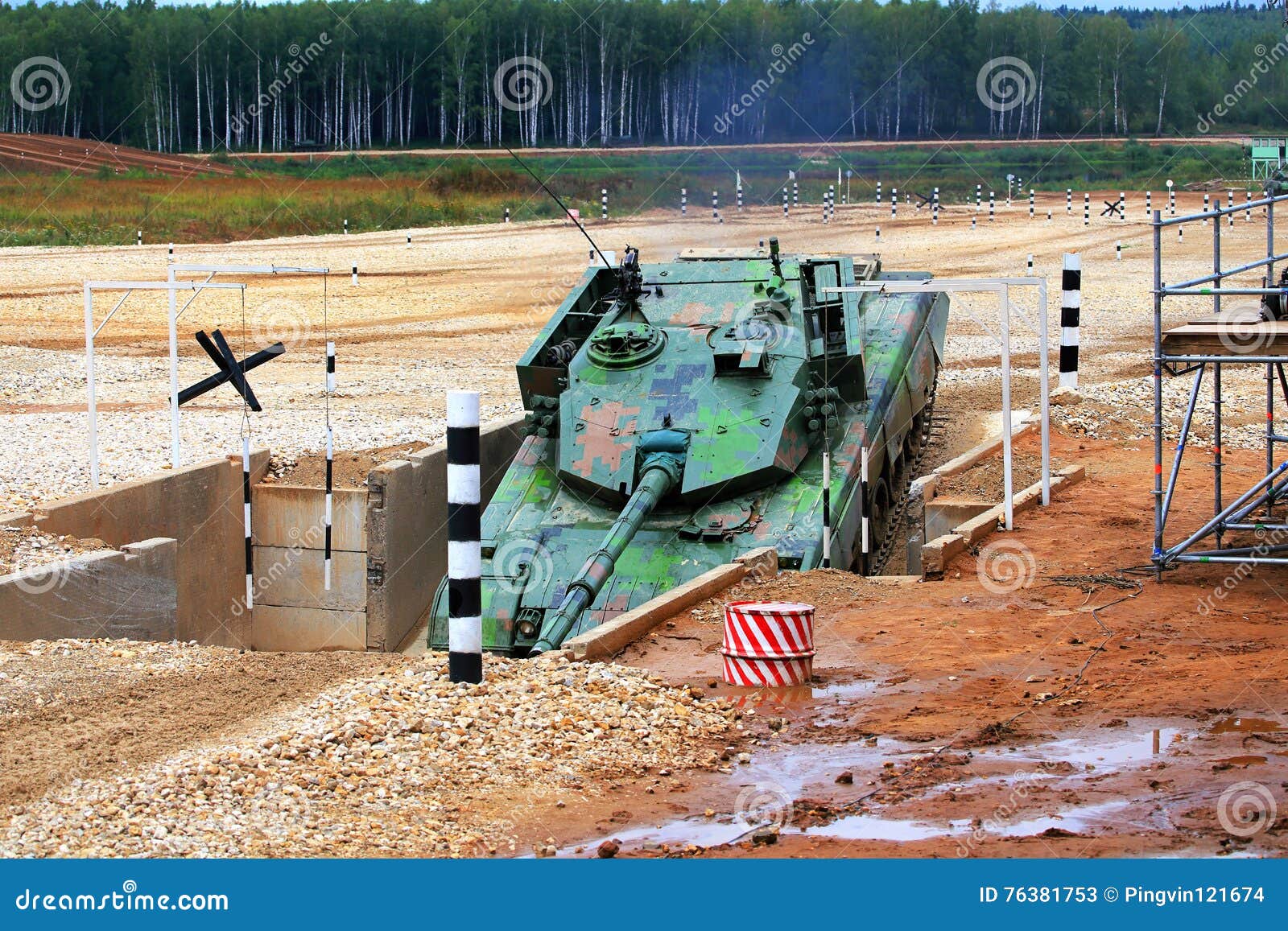 Chinese tank stock image. Image of green, entrenchment - 76381753