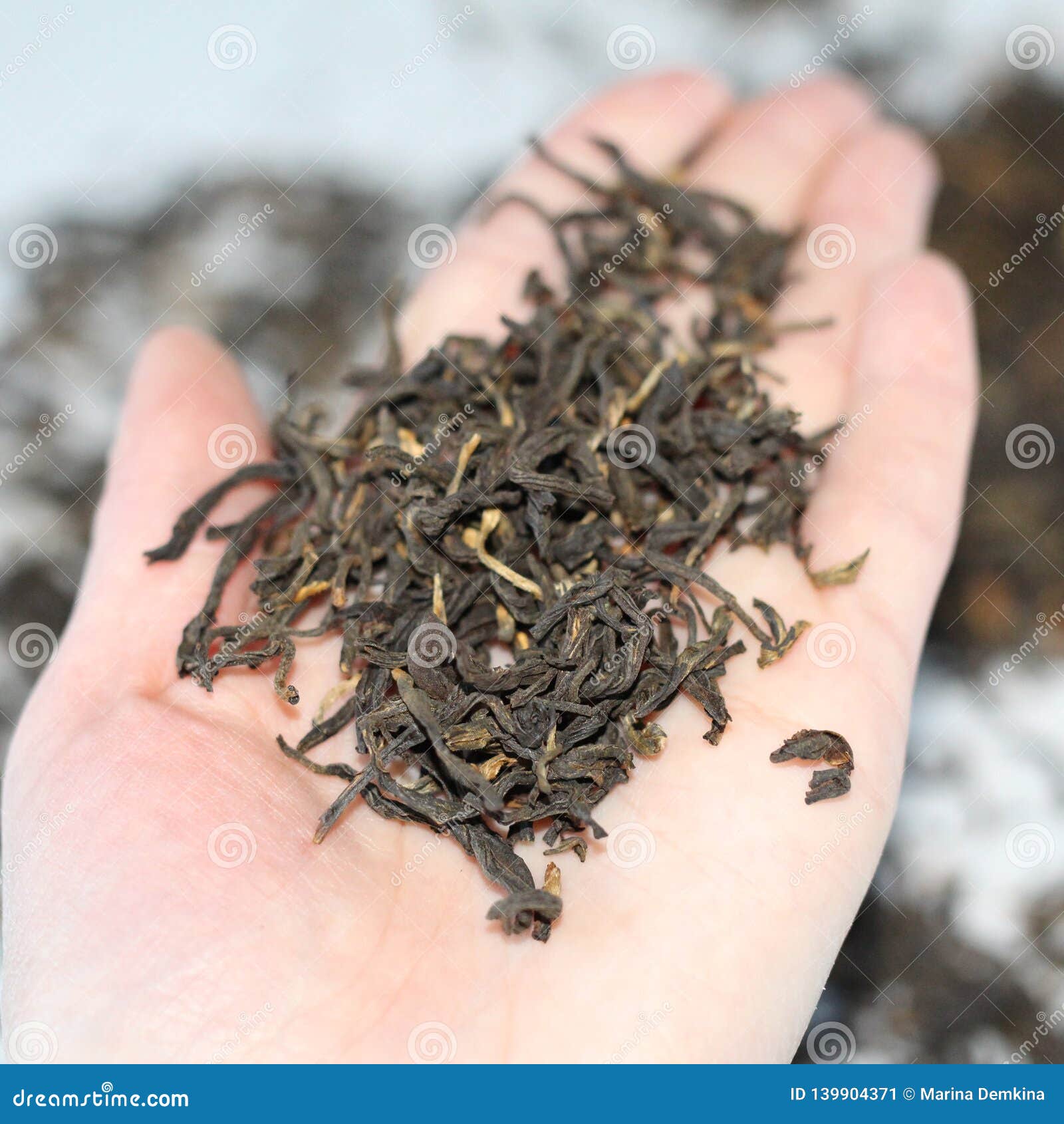 This Chinese Tea. a Scattering of Dry Tea Stock Illustration ...