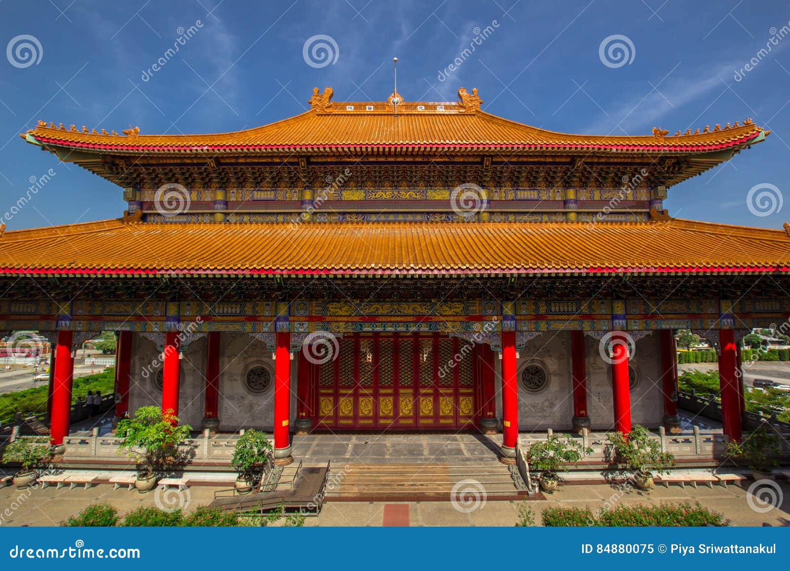 Chinese Tempel in Thailand stock afbeelding. Image of poort - 84880075