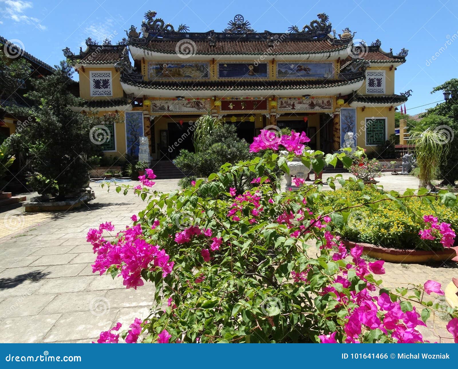 Chinese temple complex editorial photo. Image of chinese - 101641466