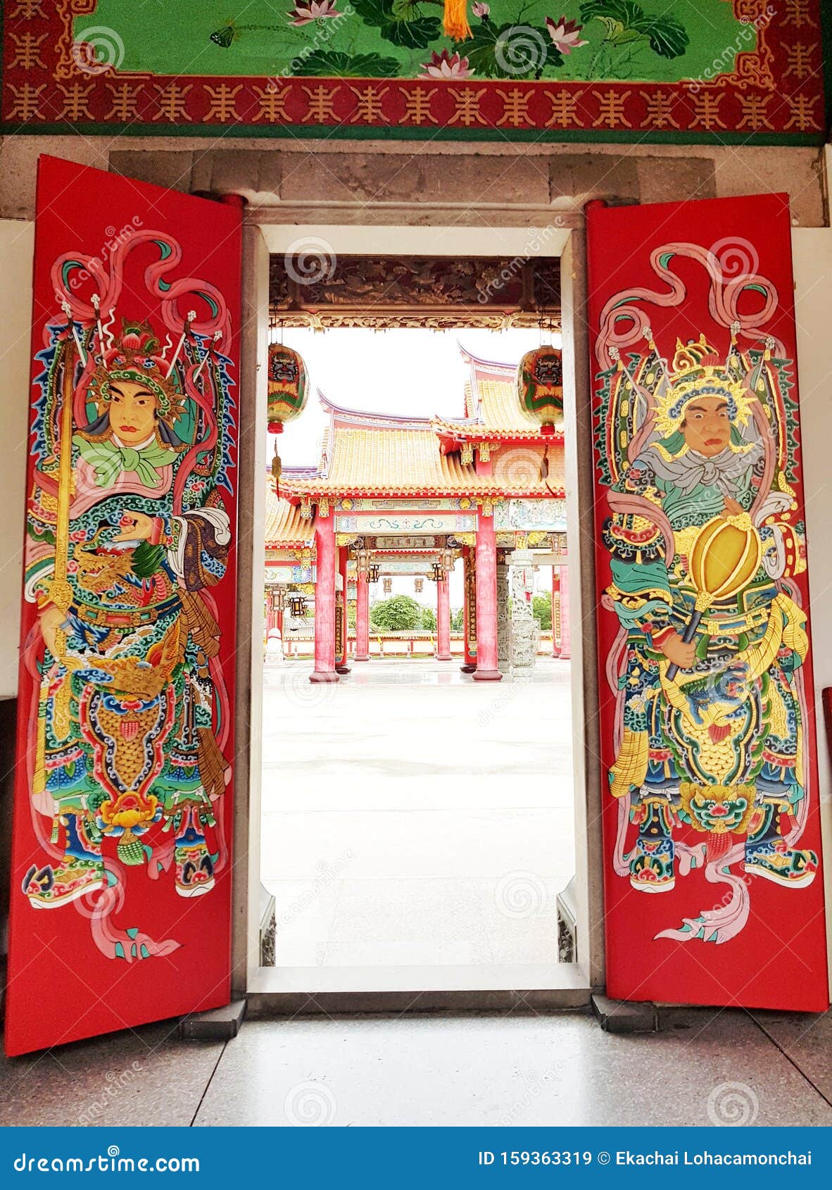 The Chinese temple gate editorial stock image. Image of ancient - 159363319