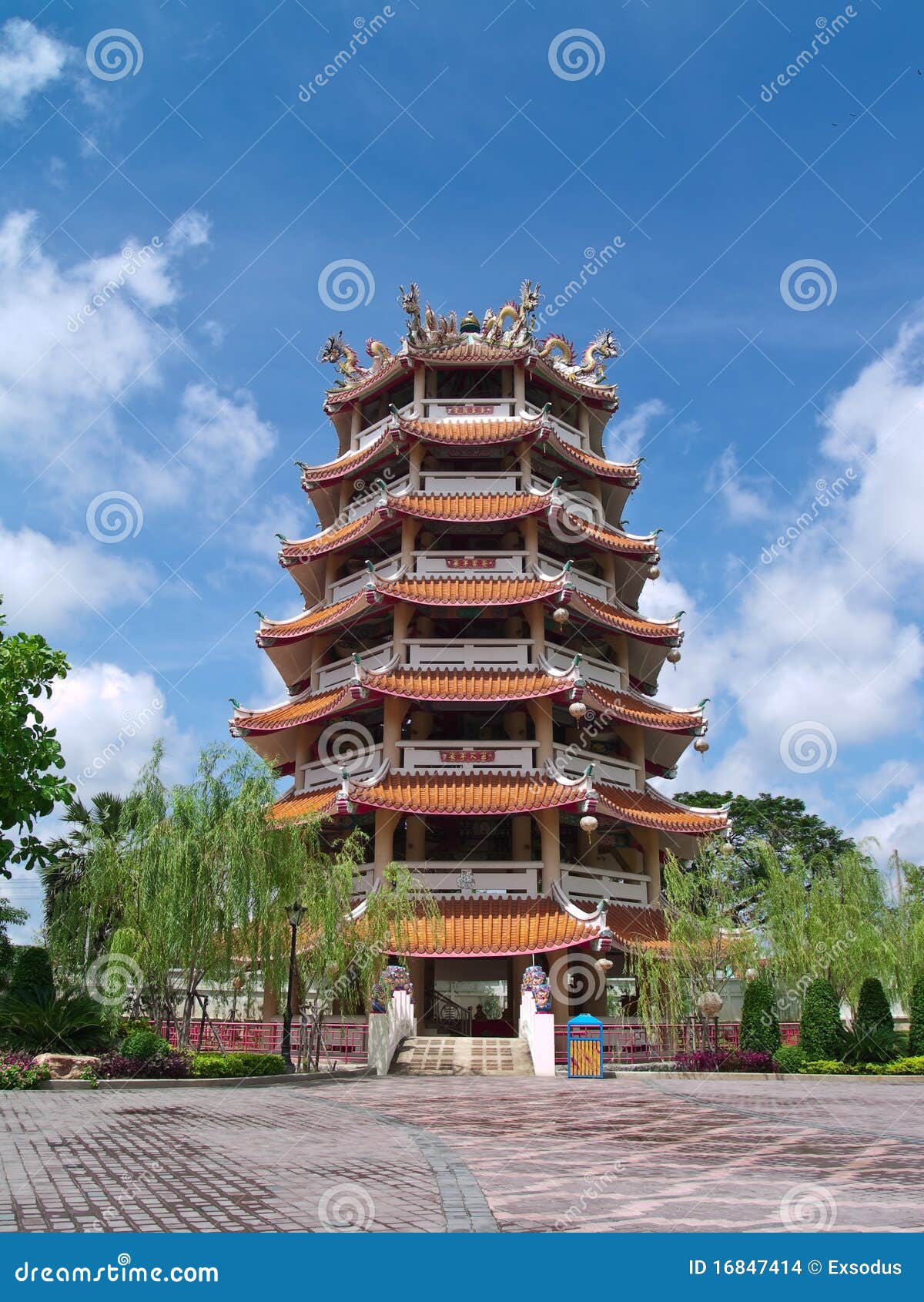 Chinese toren stock foto. Image of tuin, architectuur - 16847414