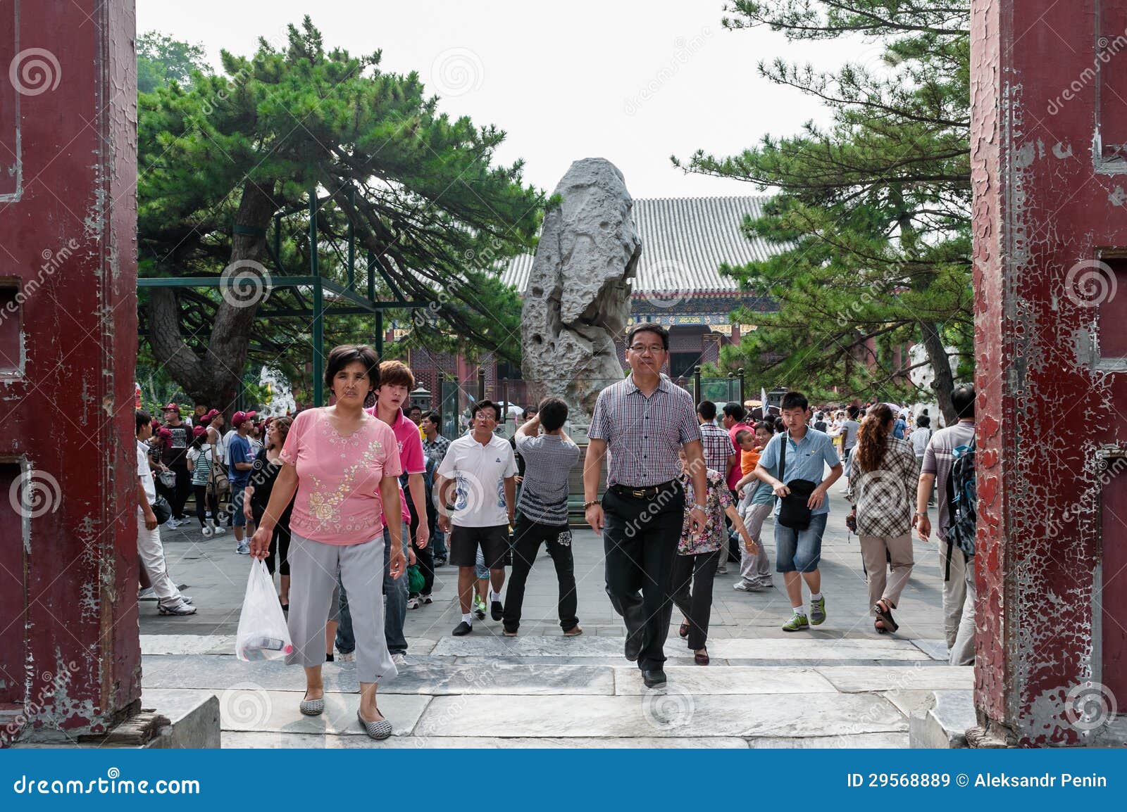 Chinese tourists editorial stock image. Image of asia - 29568889