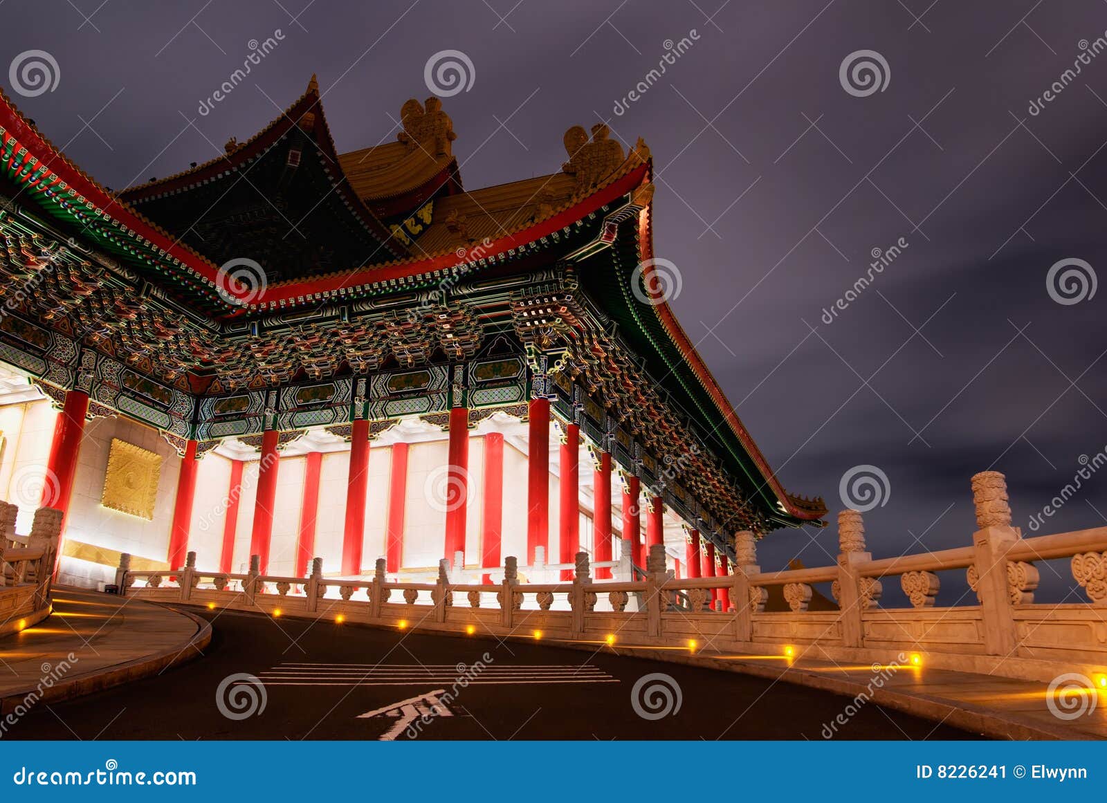 Chinese Traditional Building Night Scenes Stock Image - Image of lamp ...