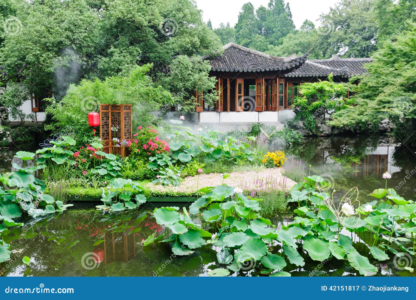The Chinese Traditional Courtyard Scenery Stock Image - Image of live ...