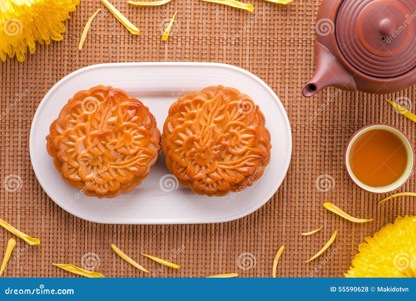Chinese Traditional Mooncake and Tea Stock Photo - Image of bakery ...