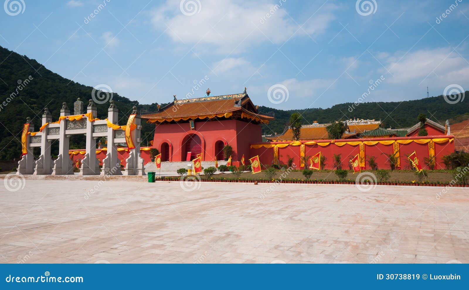 Chinese Traditional Structure Stock Image - Image of chinese, door ...