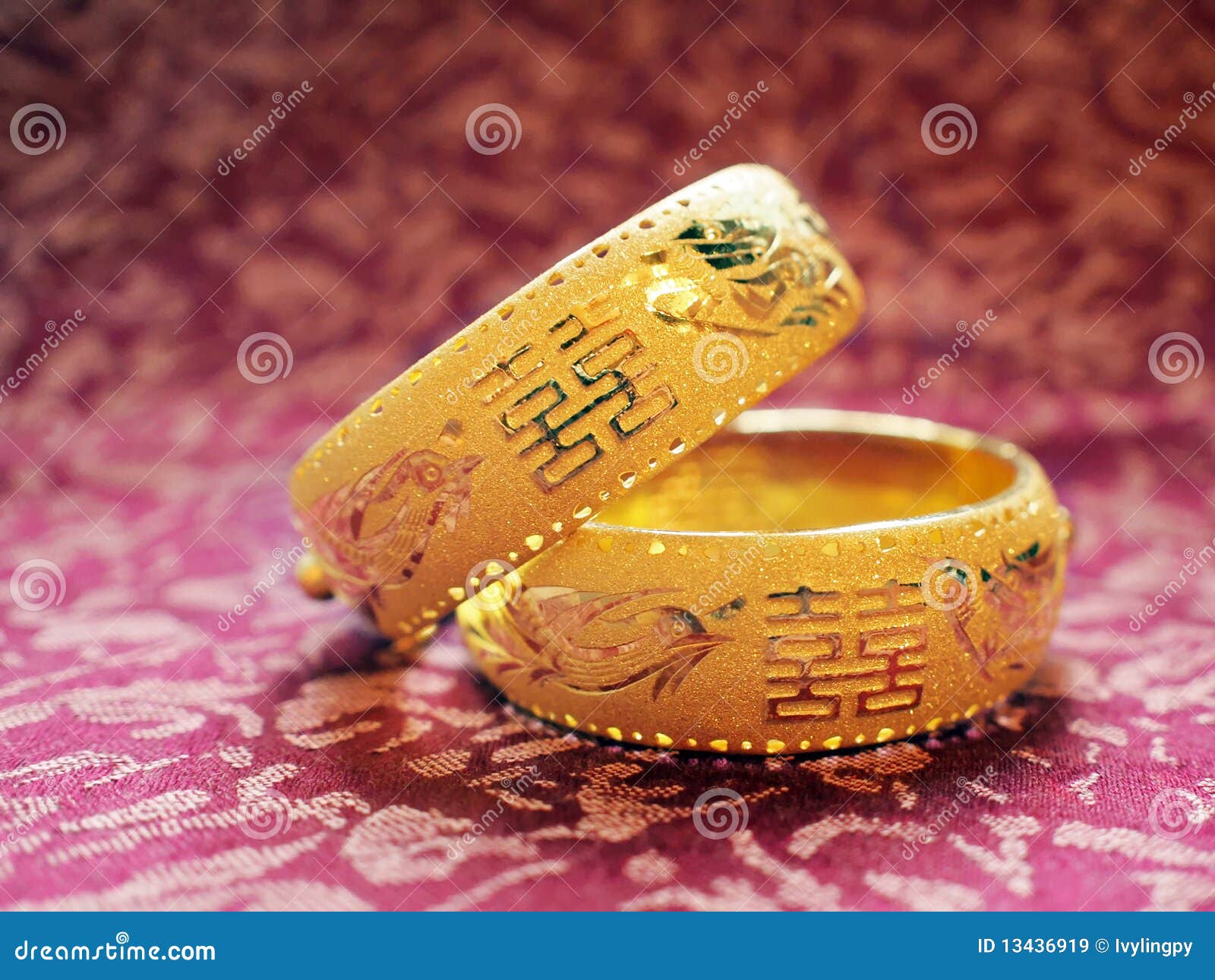 Design In Gold Bangals