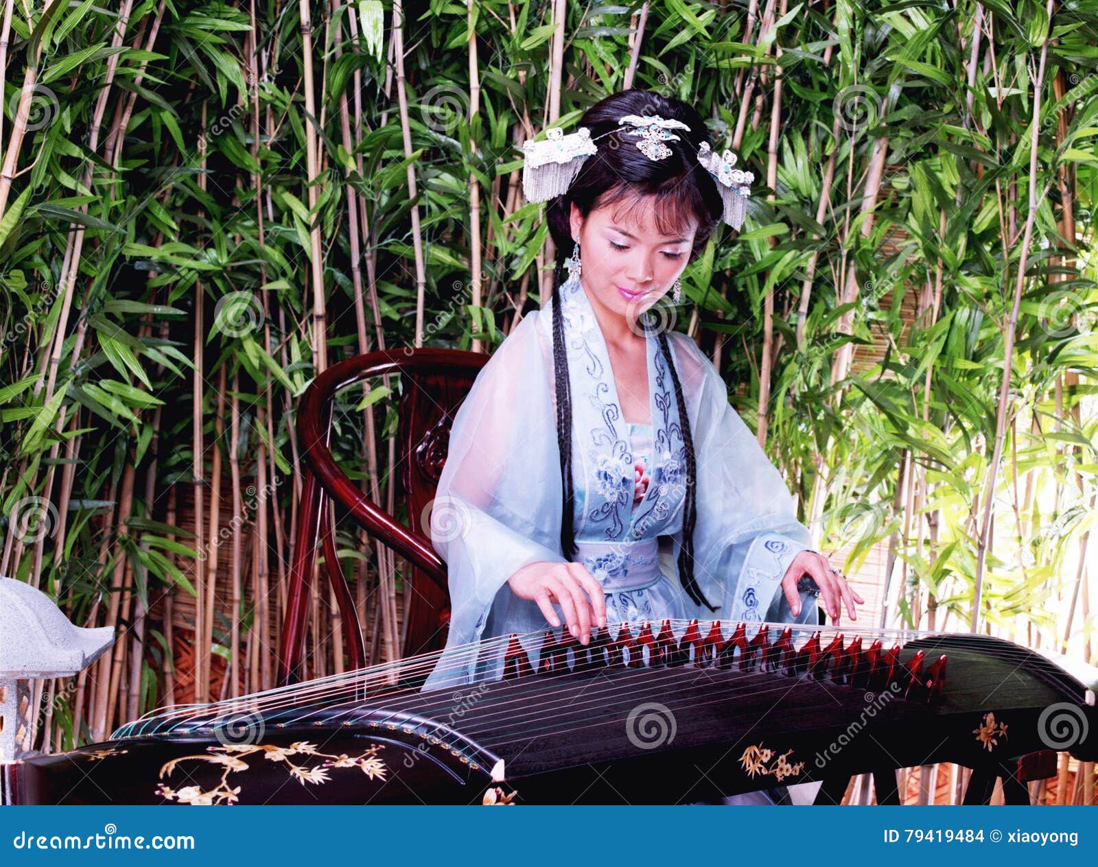 Chinese Vrouw in Traditionele Hanfu-kleding Stock Foto - Image of ...