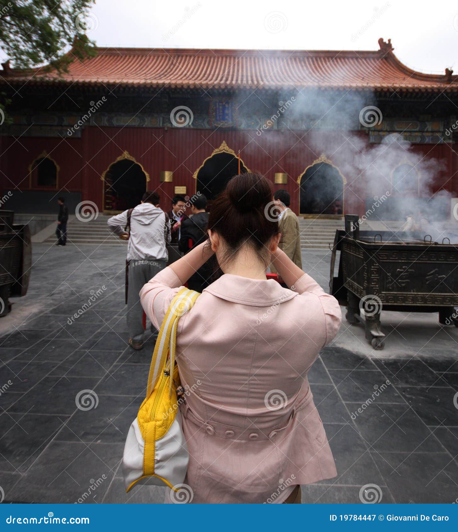 Chinese woman praying editorial photography. Image of faith - 19784447