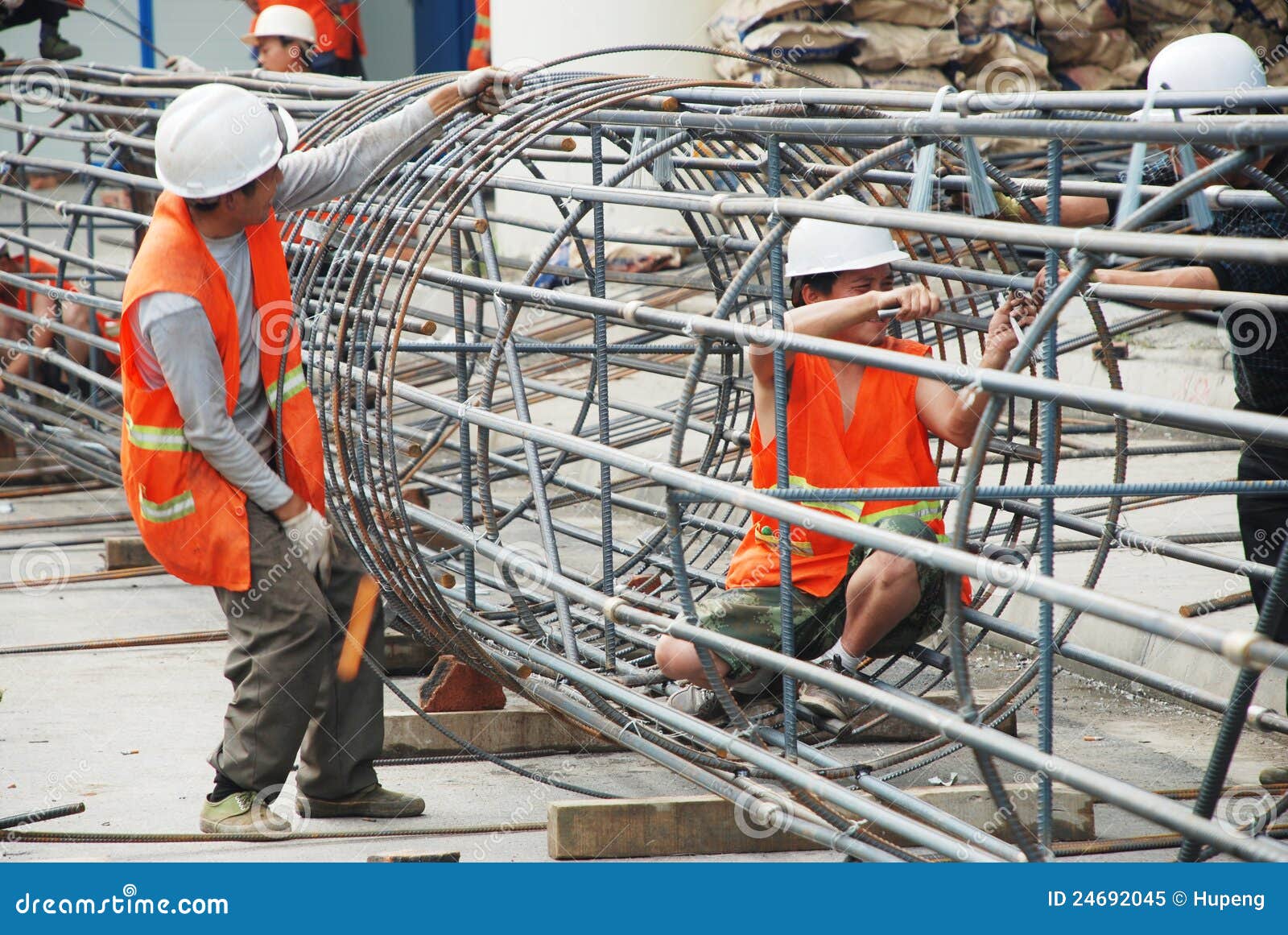 Chinese Worker Construction Lattice Editorial Image - Image of laborer ...