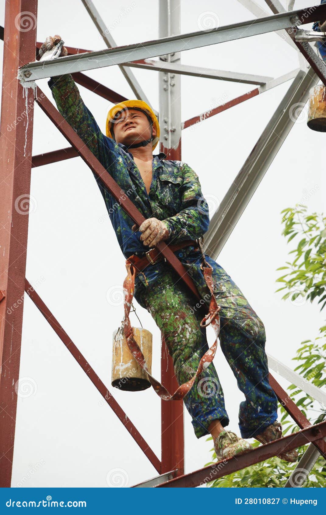 Chinese Worker Painting Steel Structure Editorial Photography - Image ...