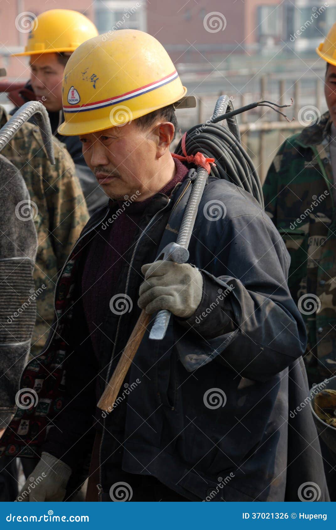Chinese worker editorial photo. Image of labor, build - 37021326