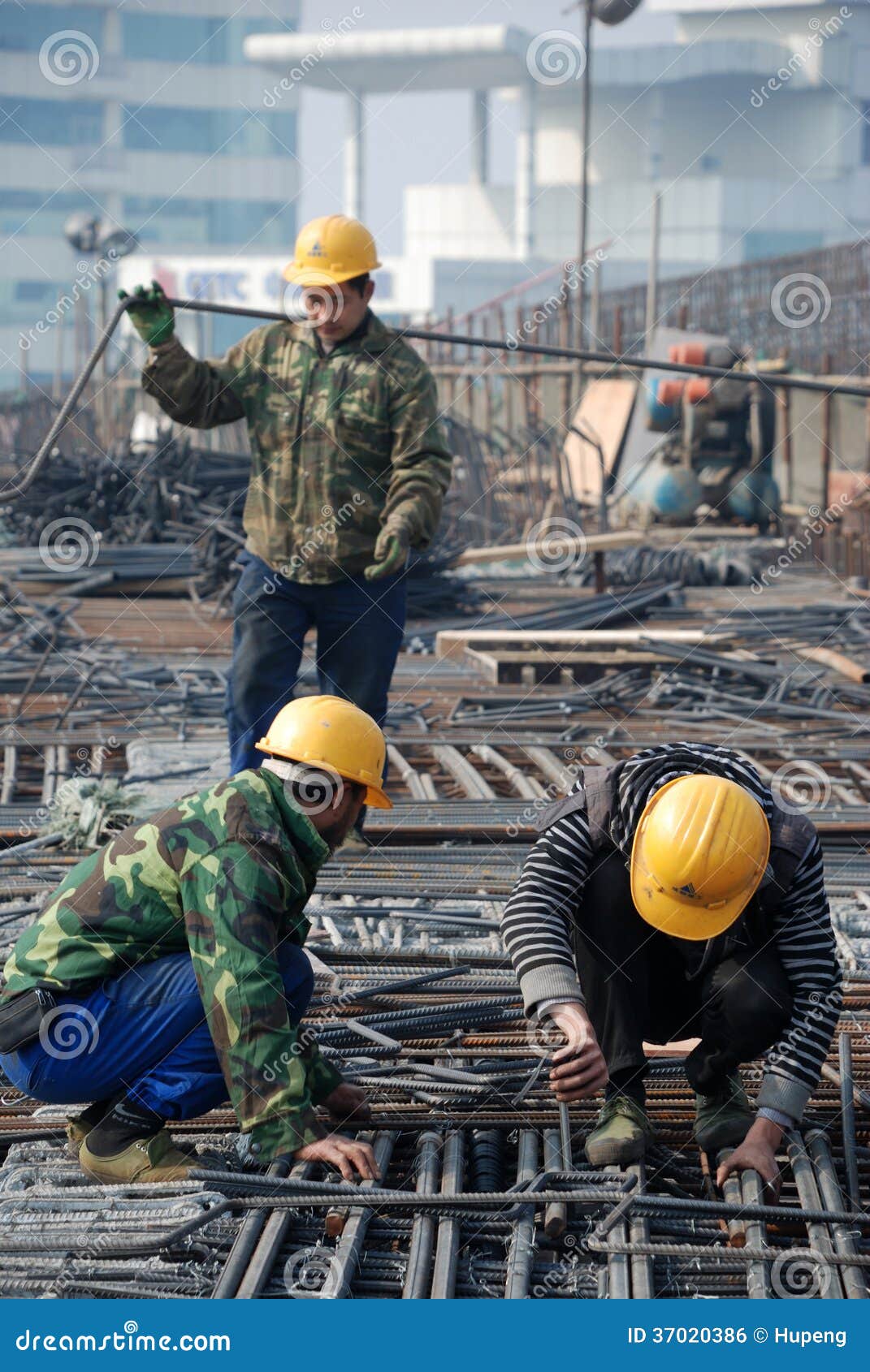 Chinese Workers Construct Viaduct Editorial Photo - Image of hard ...