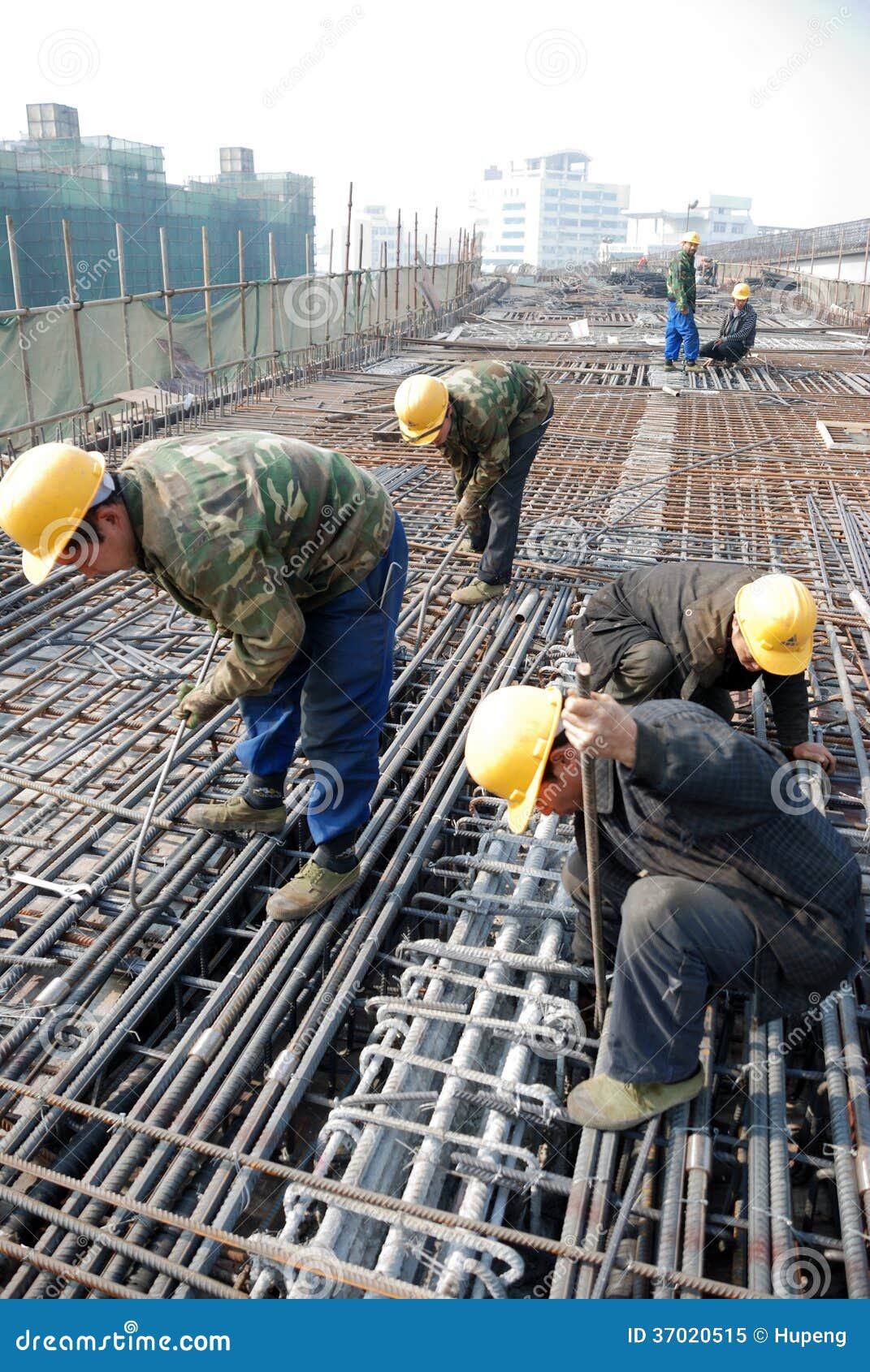Chinese Workers, Luminescence, Evanescence And Lake Editorial Image ...