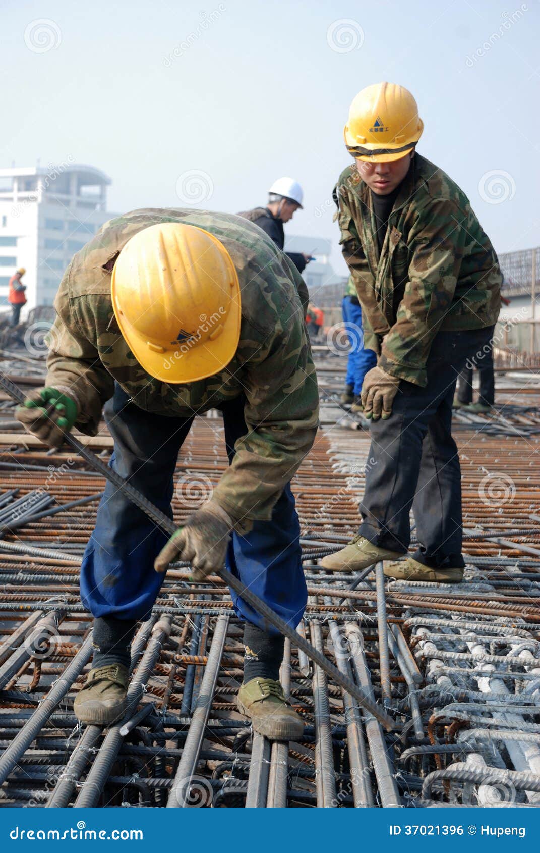 Chinese Workers Construct Viaduct Editorial Photo - Image of building ...