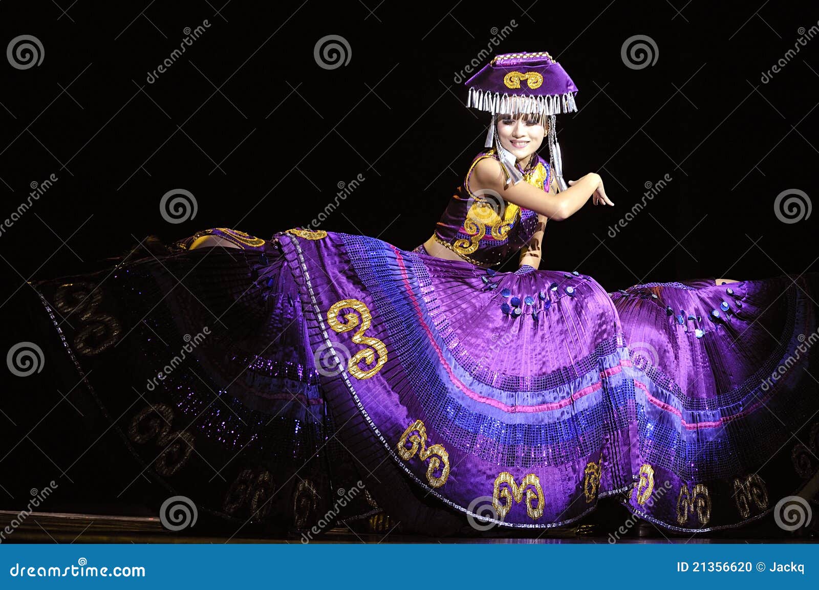 Chinese Yi ethnic dancer editorial image. Image of attire - 21356620