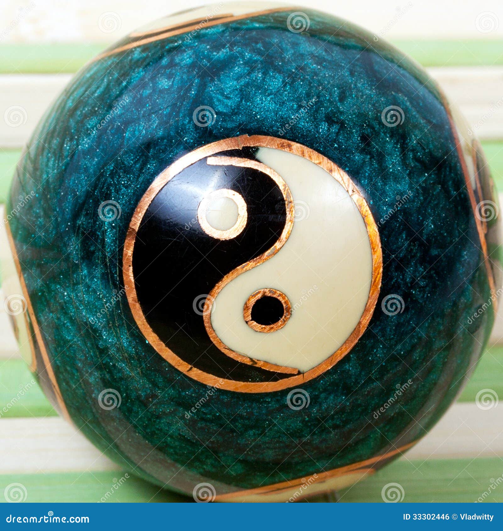 Chinesischer Ball stockfoto. Bild von steuerung, eisen - 33302446