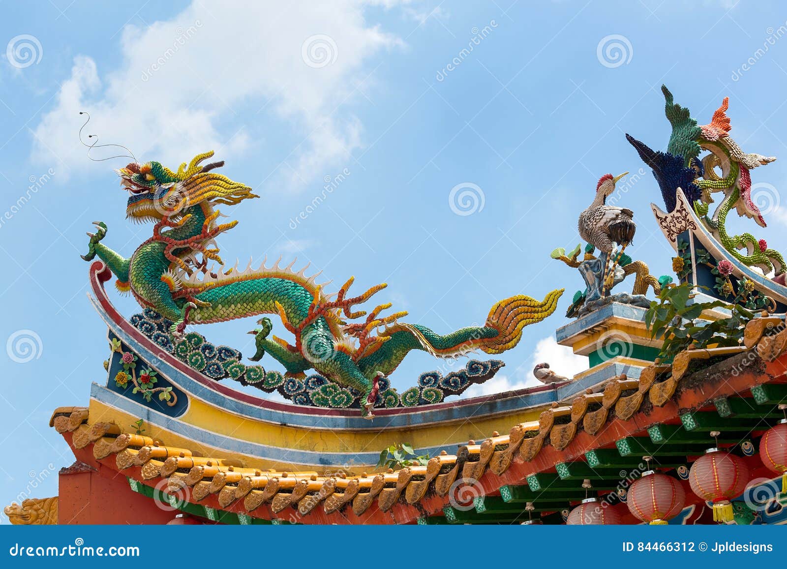 Chinesischer Drache Und Phoenix Auf Tempel-Dach Stockfoto - Bild von ...