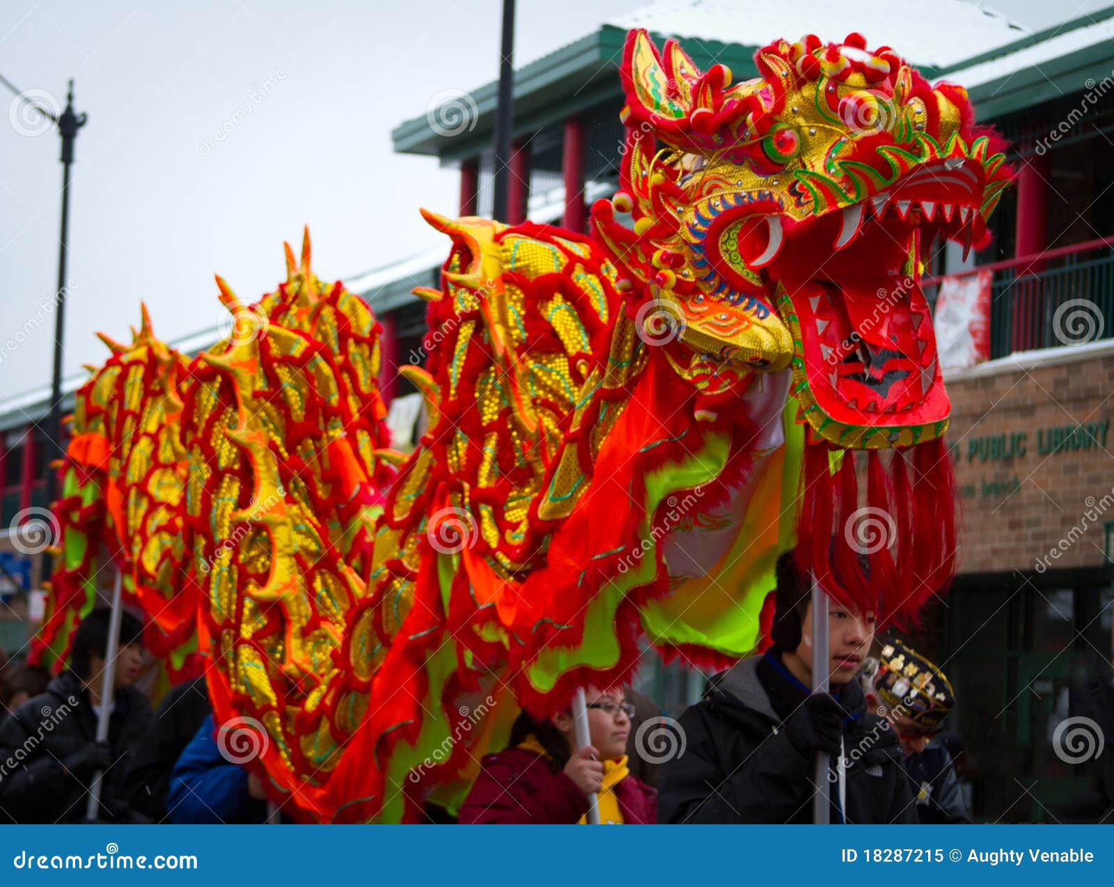 Chinesischer Neues Jahr-Parade-Drache Redaktionelles Bild - Bild von ...