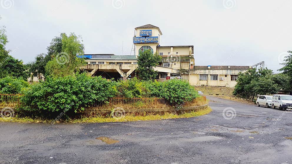Chiplun railway station editorial image. Image of beautiful - 258960550