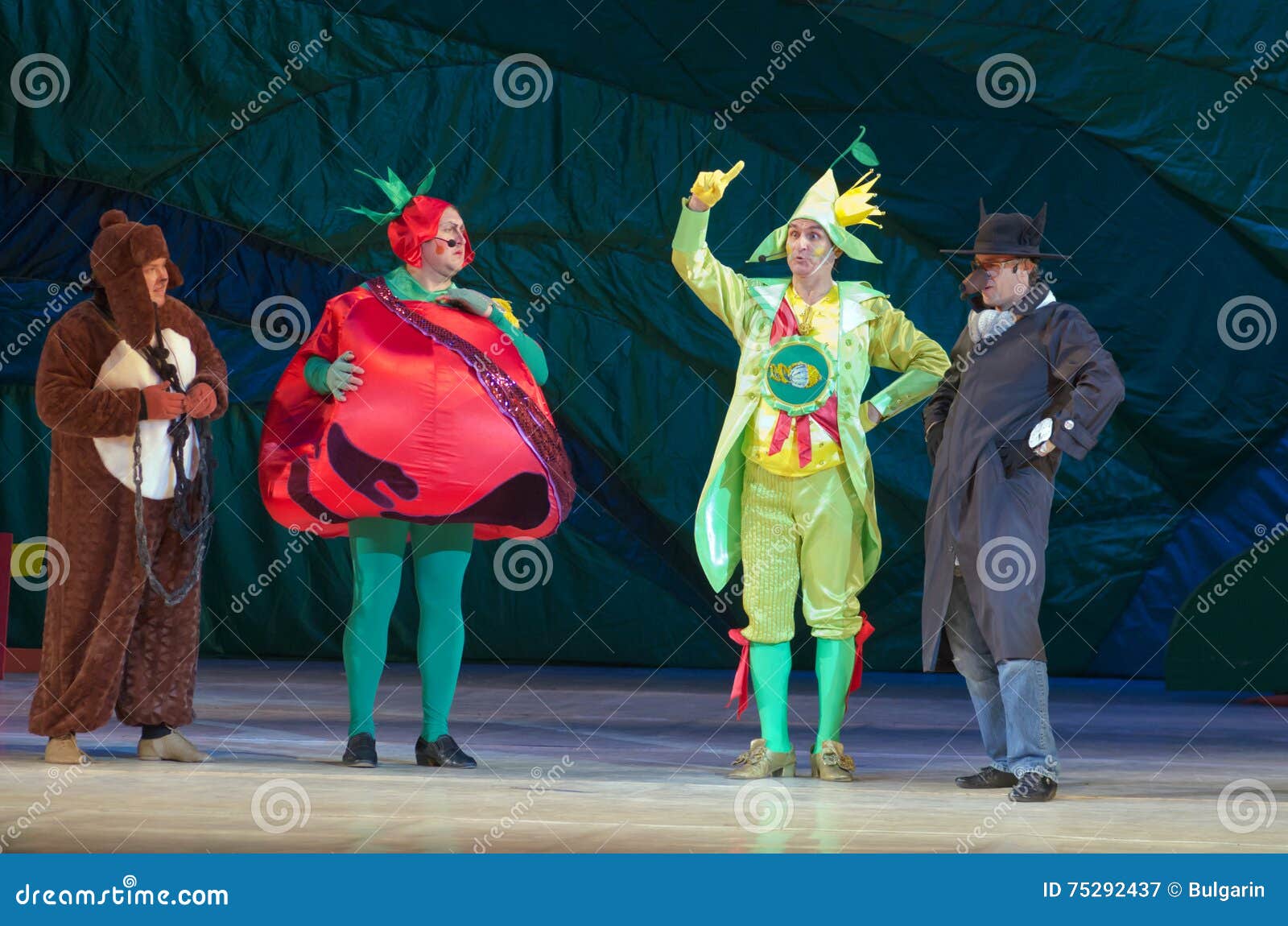 Chipollino 图库摄影片. 图片 包括有 场面, 艺术, 设计, 活动家, 放射性族, 技艺家, 姿势 - 75292437