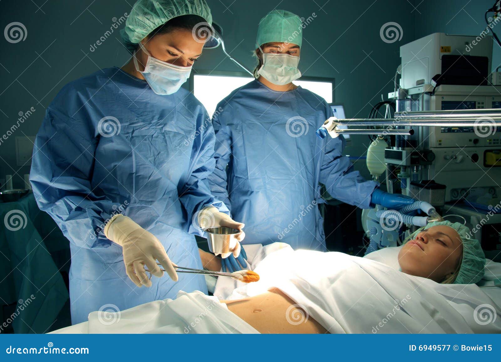 Chirurgen stock afbeelding. Afbeelding bestaande uit arts - 6949577