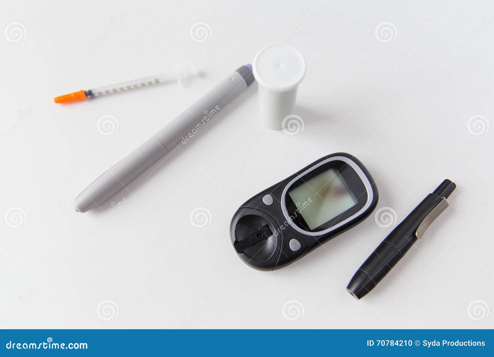 Chiuda Su Del Glucometer, Della Penna Dell'insulina E Della Siringa ...