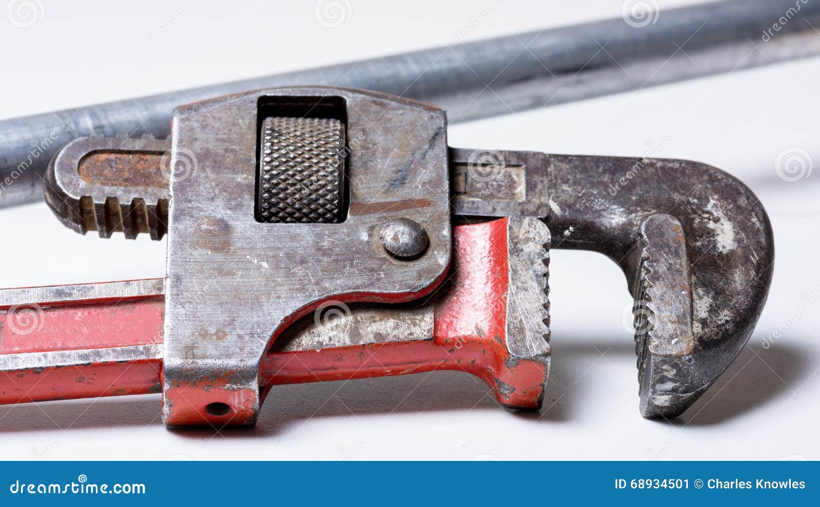 Chiuda Su Di Vecchia Chiave Stringitubo Immagine Stock - Immagine di ...