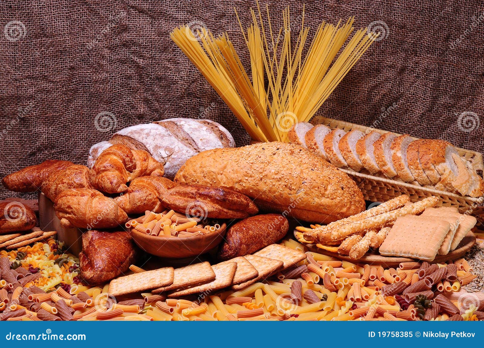 Chleb obraz stock. Obraz złożonej z kopiasty, posiłek - 19758385