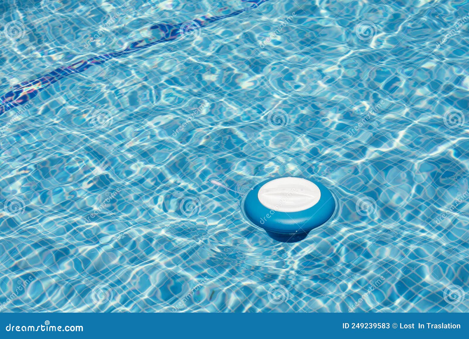 Chlorine Float for Swimming Pools, Floating Chlorine Dispenser for ... Chlorine Float for Swimming Pools, Floating Chlorine Dispenser for ...
