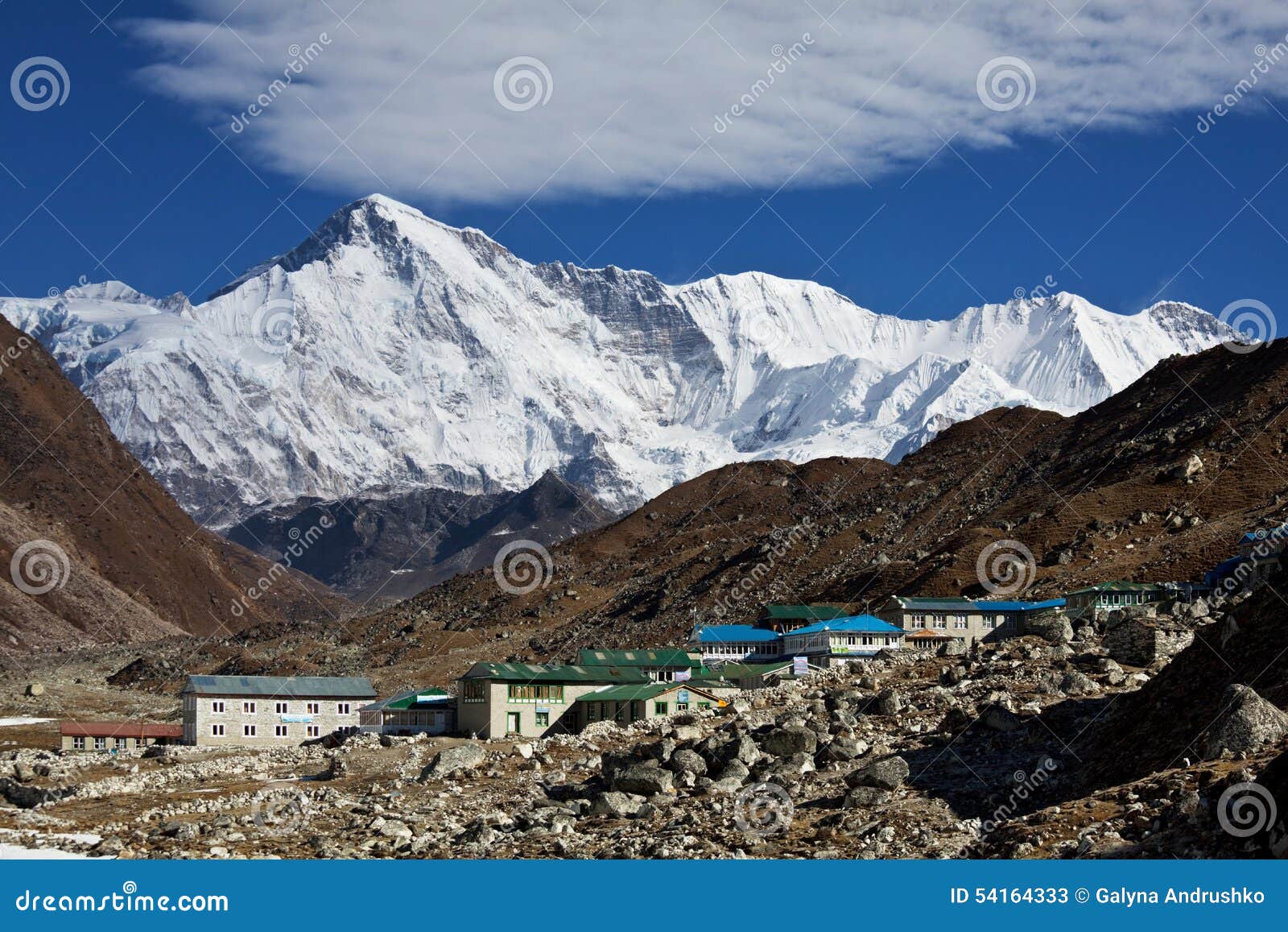 Cho Oyo stock image. Image of sport, high, peak, mountainside - 54164333