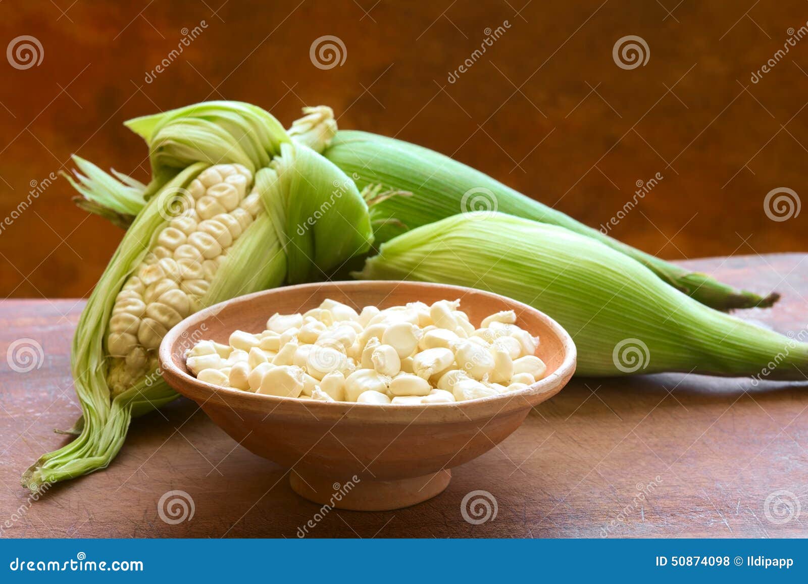 Choclo, Peruvian Blancos O Maíz De Cuzco Foto de archivo - Imagen de ...